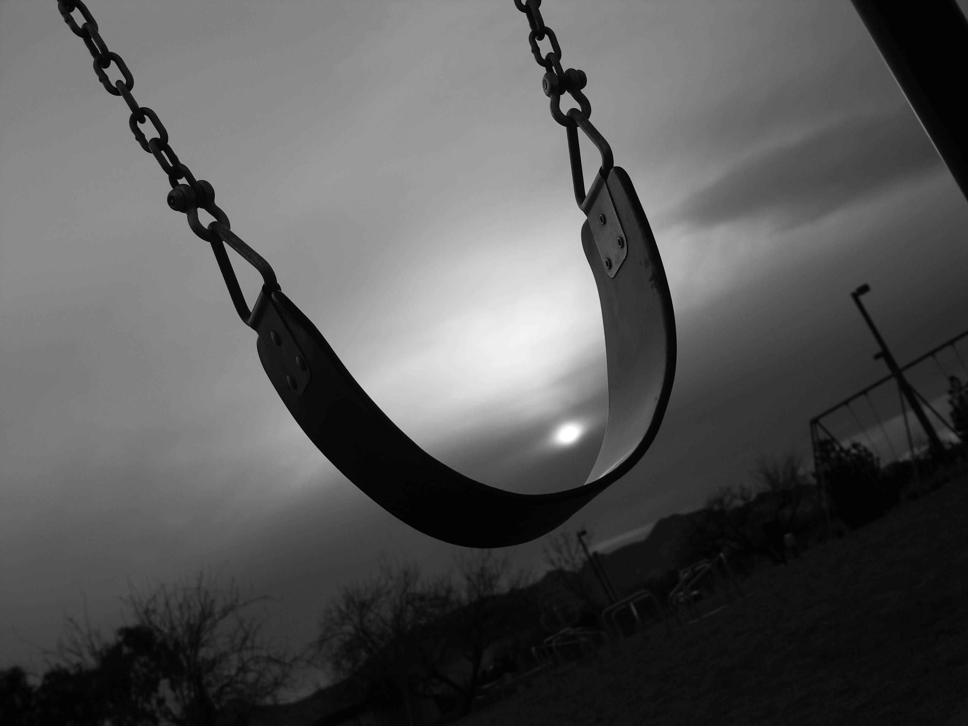 Photograph Submission for 'Low Key' Contest | Design #9057019