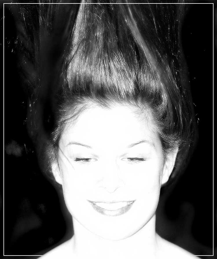 Photograph Submission for 'Dynamic Portraits' Contest | Design #8960753